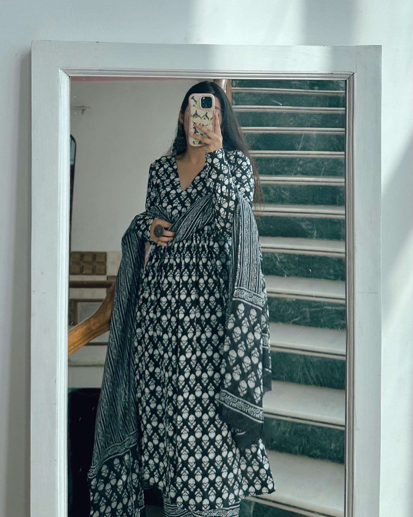 Syahi Set – Krutico